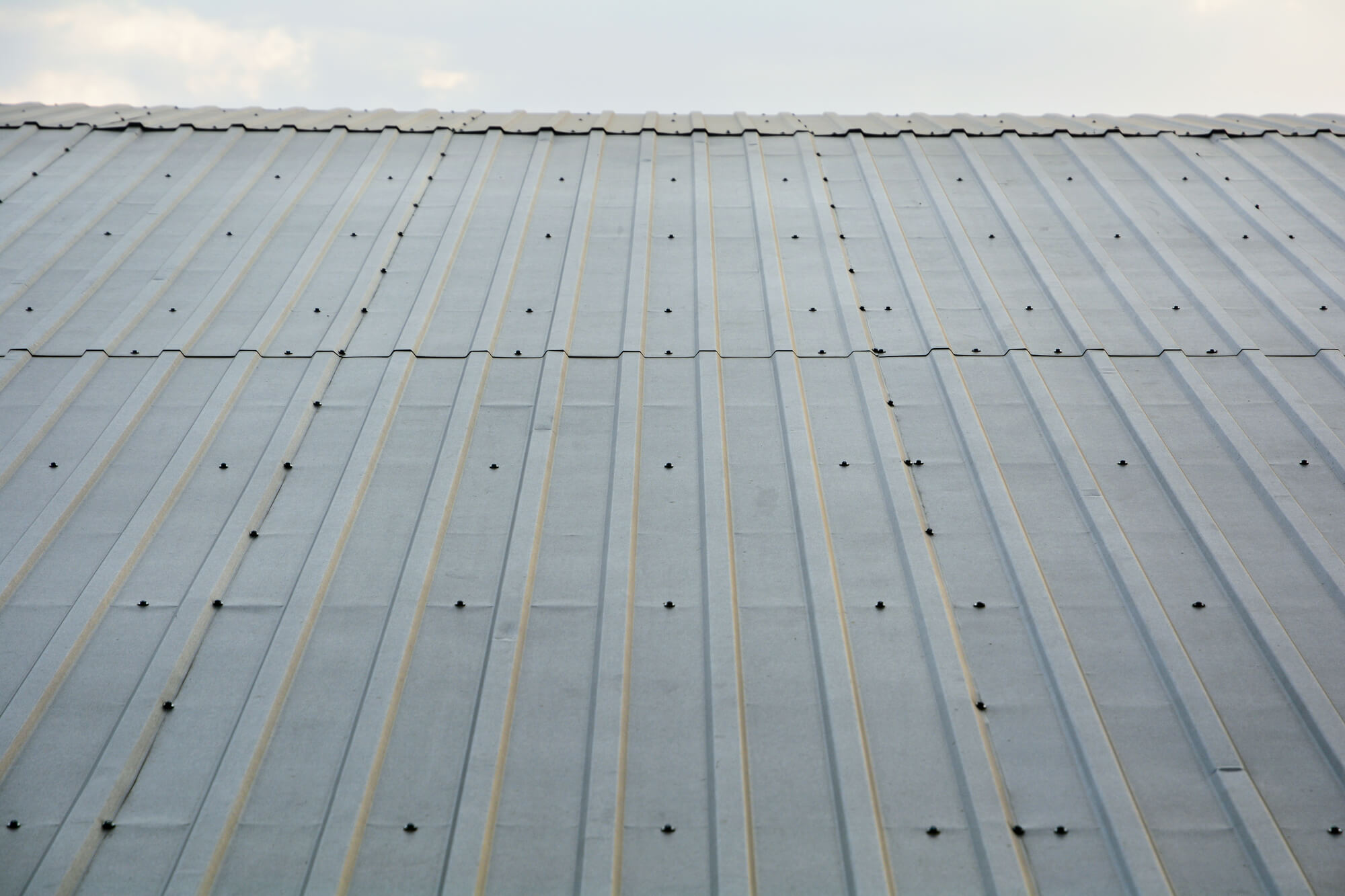 Choosing the Right Commercial Metal Roofing System: A Guide to Material ...